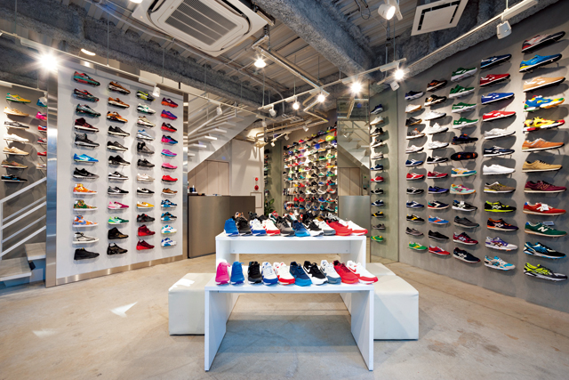 ชี้พิกัด 7 ร้าน รองเท้าผ้าใบญี่ปุ่น ทั้งรุ่นหายากและลิมิเต็ด - Chill ...