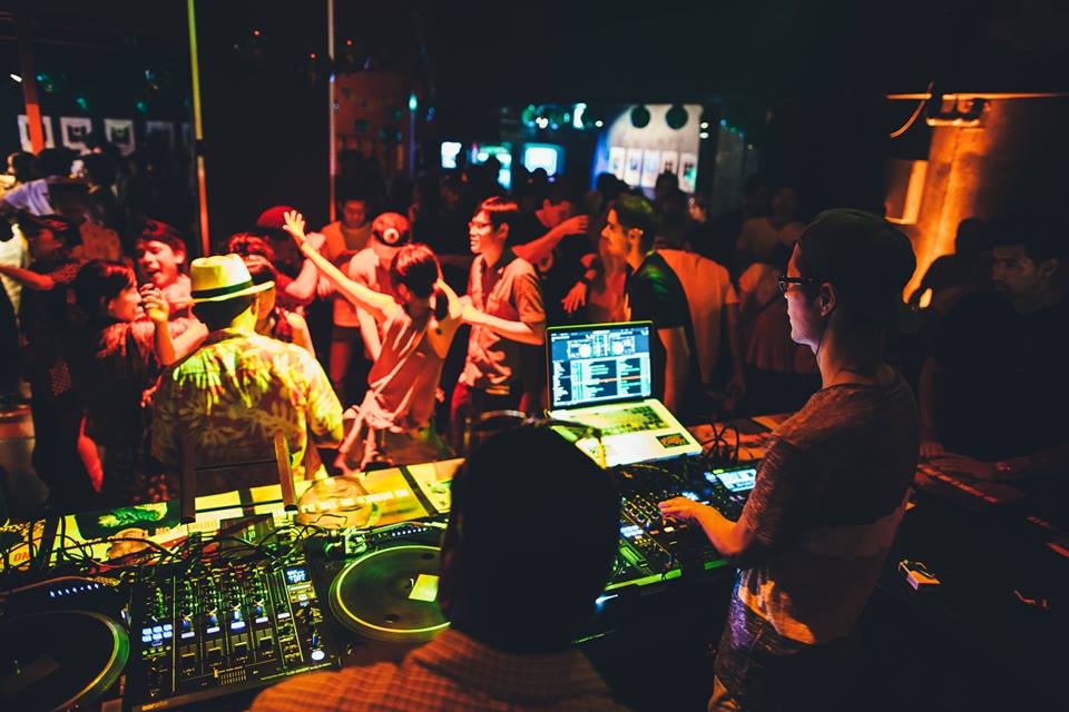 เปิดประสบการณ์ความมันส์ที่ 5 ผับญี่ปุ่น ดีที่สุดในโตเกียว - Chill Chill ...