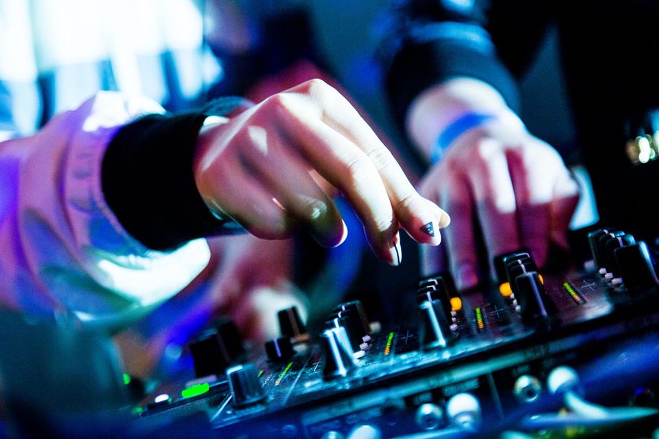 เปิดประสบการณ์ความมันส์ที่ 5 ผับญี่ปุ่น ดีที่สุดในโตเกียว - Chill Chill ...