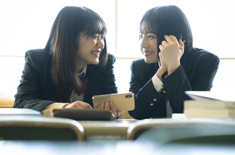 รู้จัก ยูริ (Yuri) : ทุ่งลิลลี่แห่งความรักระหว่างผู้หญิง คืออะไร ...