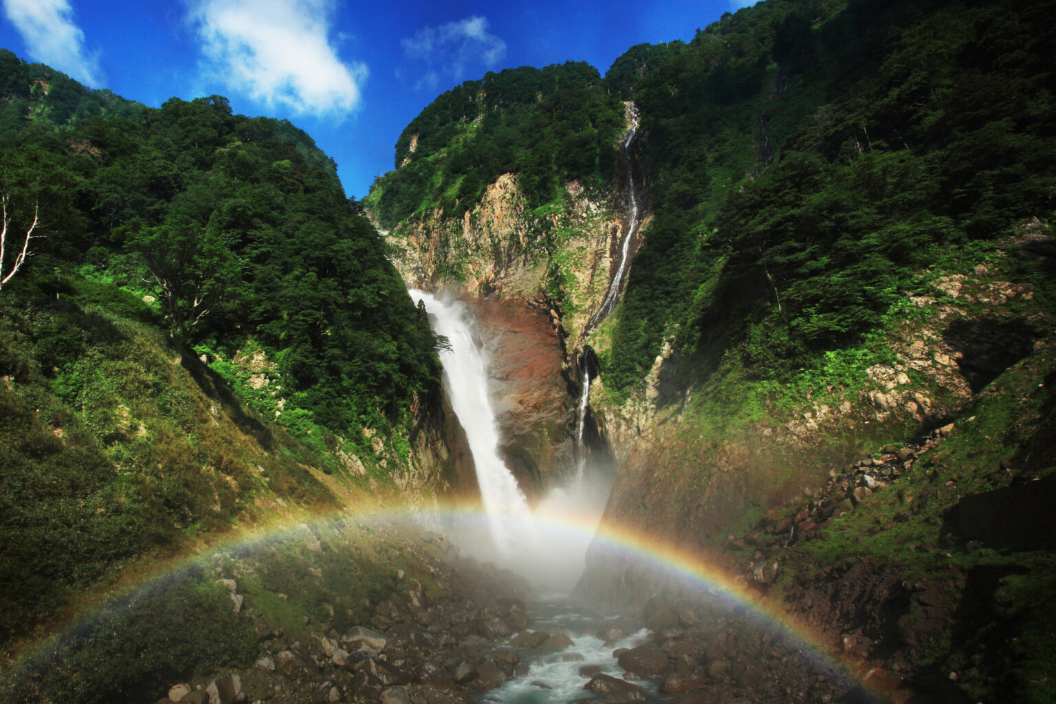 เที่ยว โทยามะ (Toyama) เสน่ห์เมืองแห่งอ้อมกอดขุนเขา วิวพันล้าน กับ 12 ...