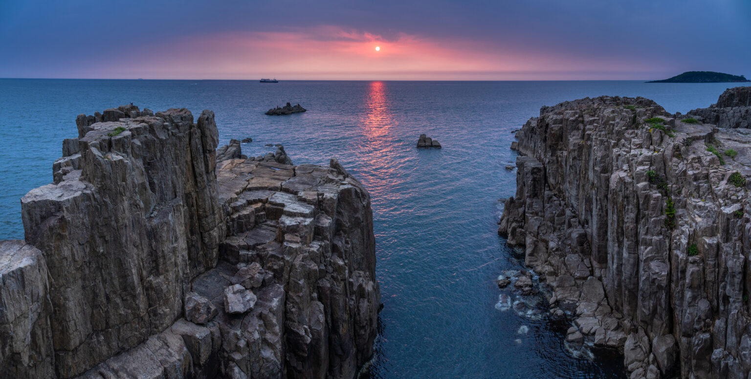 หน้าผาโทจินโบ : Tojinbo Cliffs จากตำนานอันมืดหม่นสู่สถานที่ท่องเที่ยว ...