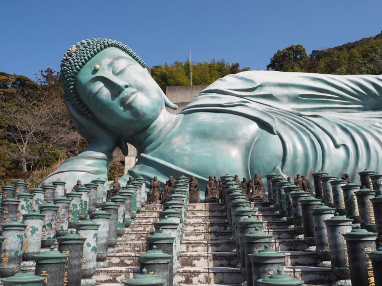 Nanzoin Temple : วัดนันโซอิน พระพุทธไสยาสน์ศักดิ์สิทธิ์องค์ใหญ่ที่สุดใน ...