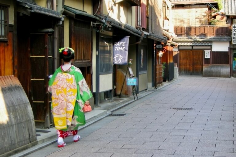 Gion สัมผัสเสน่ห์ของเมืองเก่าย่านกิออนอดีตของเกียวโต