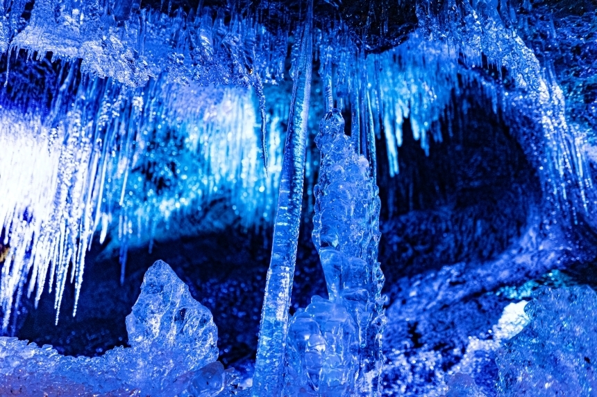 “ถ้ำน้ำแข็งนารุซาวะ (Narusawa Ice Cave)” เยี่ยมชมถ้ำน้ำแข็งใต้ภูเขาไฟฟูจิ - Chill Chill Japan