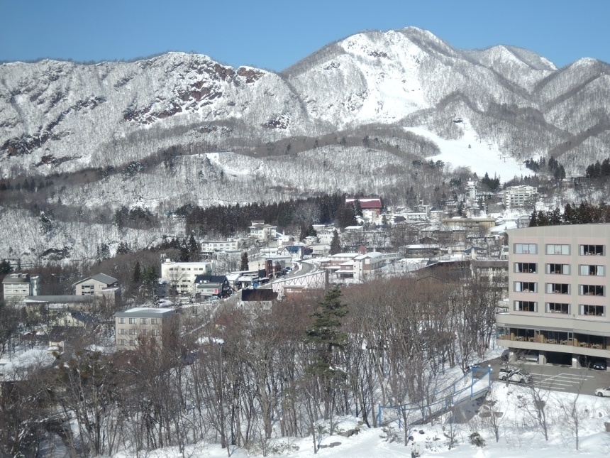 นอนแช่ออนเซ็น เล่นสกี ชีวิตดีๆ ที่ Zao Onsen - Chill Chill Japan
