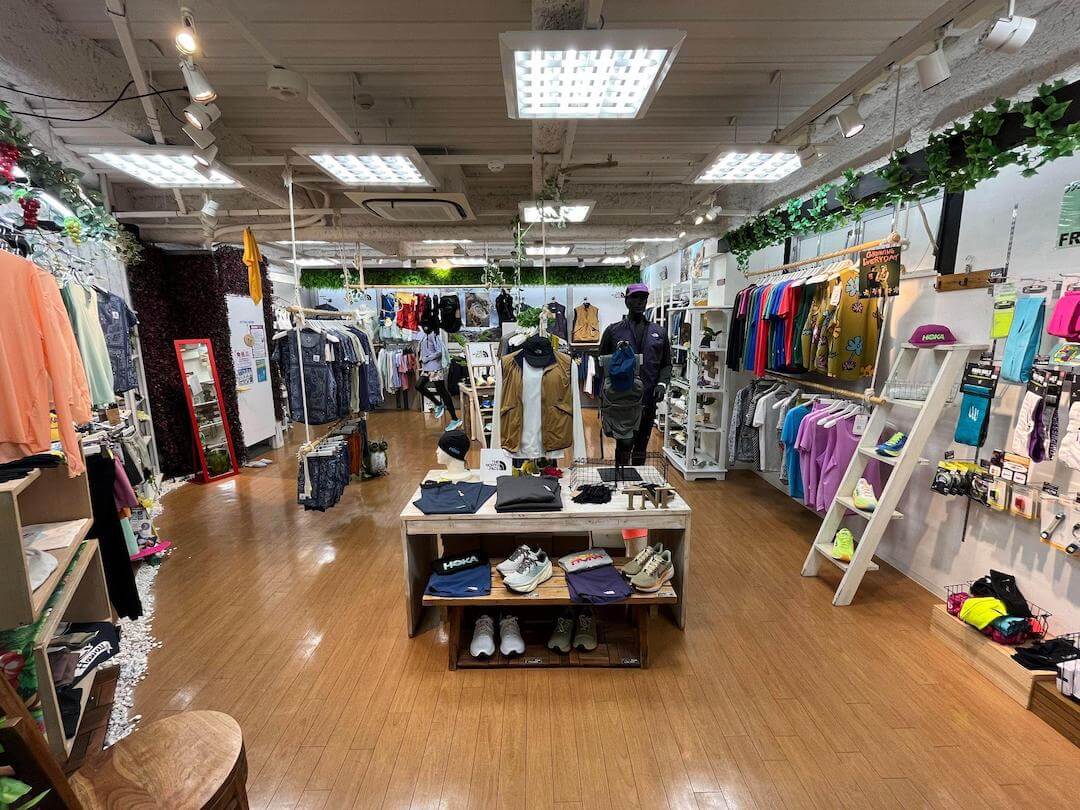 ร้านรองเท้าวิ่งในแถบคันไซ ต้องไว้ใจ SteP SPORTS สาขาโอซาก้า! - Chill ...