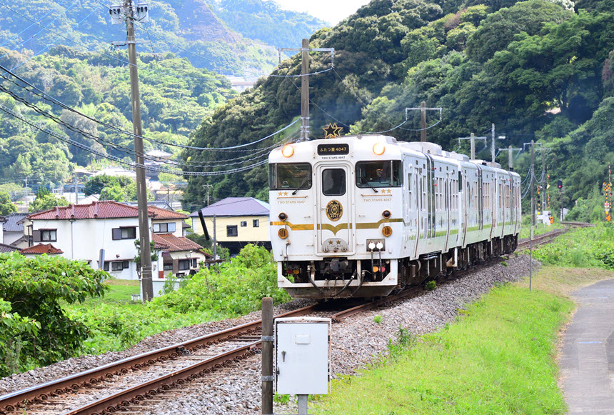 ชวนนั่งขบวนรถไฟแห่งความฝัน “Two Stars 4047” ดาวคู่แห่งท้องทะเลคิวชู ...
